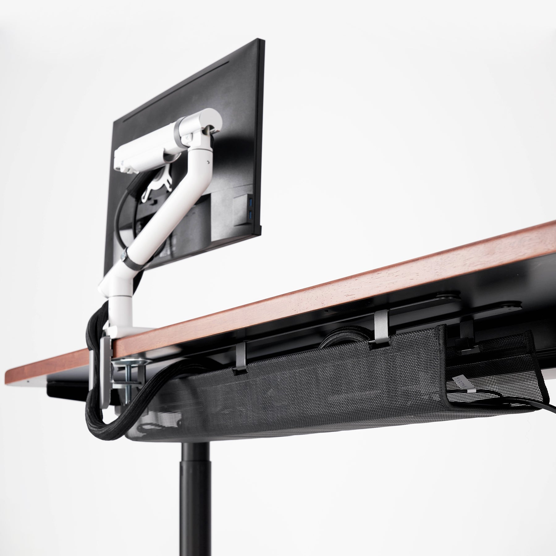 升降桌-加購集線器｜預計12月出貨 – COFO Taiwan